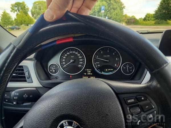 Melns BMW 318 2013 Daugavpils, ar dzinēja tilpumu 2.00 L un nobraukumu 229 tūkst. km par 7700 €, foto 9 vietnē AUTOMOTO.COM.LV