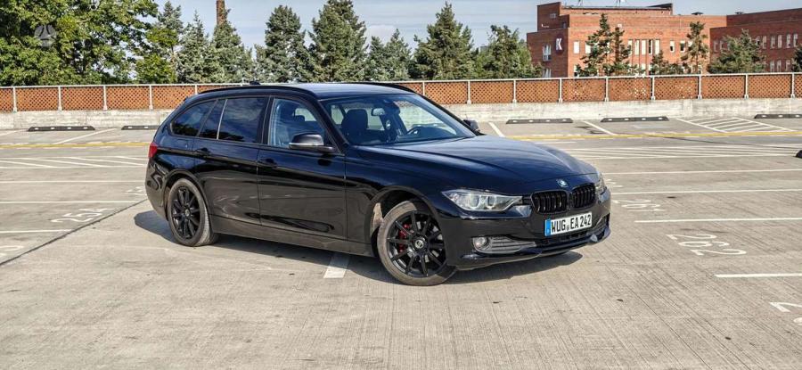 Black BMW 318 2013 in Kaunas, with an engine capacity of 2.00 L and mileage of 297 thousand km for 6900 €, photo 3 on AUTOMOTO.COM.LV