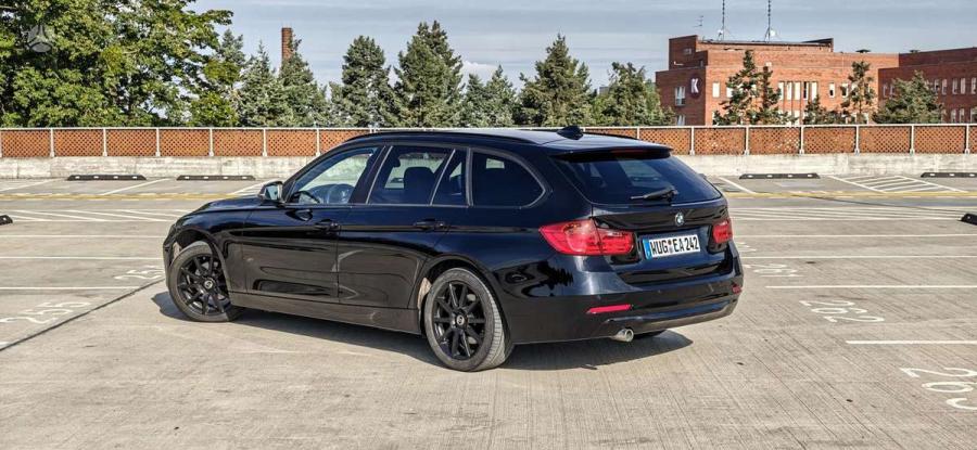 Black BMW 318 2013 in Kaunas, with an engine capacity of 2.00 L and mileage of 297 thousand km for 6900 €, photo 4 on AUTOMOTO.COM.LV