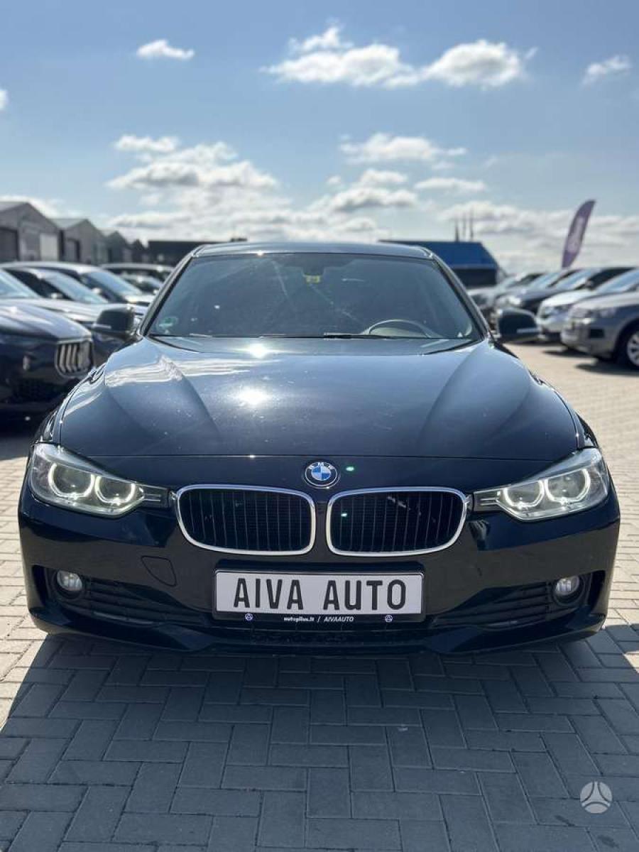 Black BMW 318 2013 in Kaunas, with an engine capacity of 2.00 L and mileage of 236 thousand km for 7000 €, photo 5 on AUTOMOTO.COM.LV