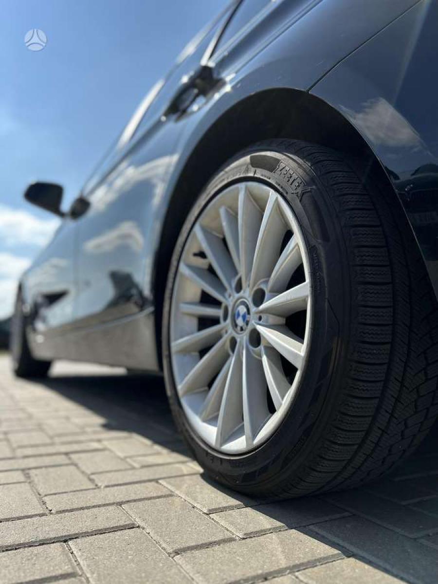 Black BMW 318 2013 in Kaunas, with an engine capacity of 2.00 L and mileage of 236 thousand km for 7000 €, photo 16 on AUTOMOTO.COM.LV
