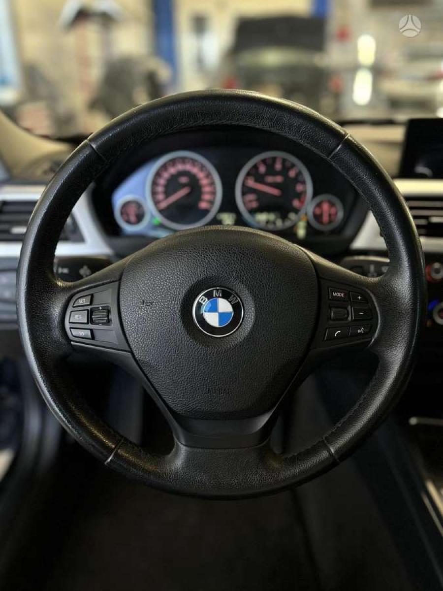 Black BMW 318 2013 in Kaunas, with an engine capacity of 2.00 L and mileage of 236 thousand km for 7000 €, photo 21 on AUTOMOTO.COM.LV