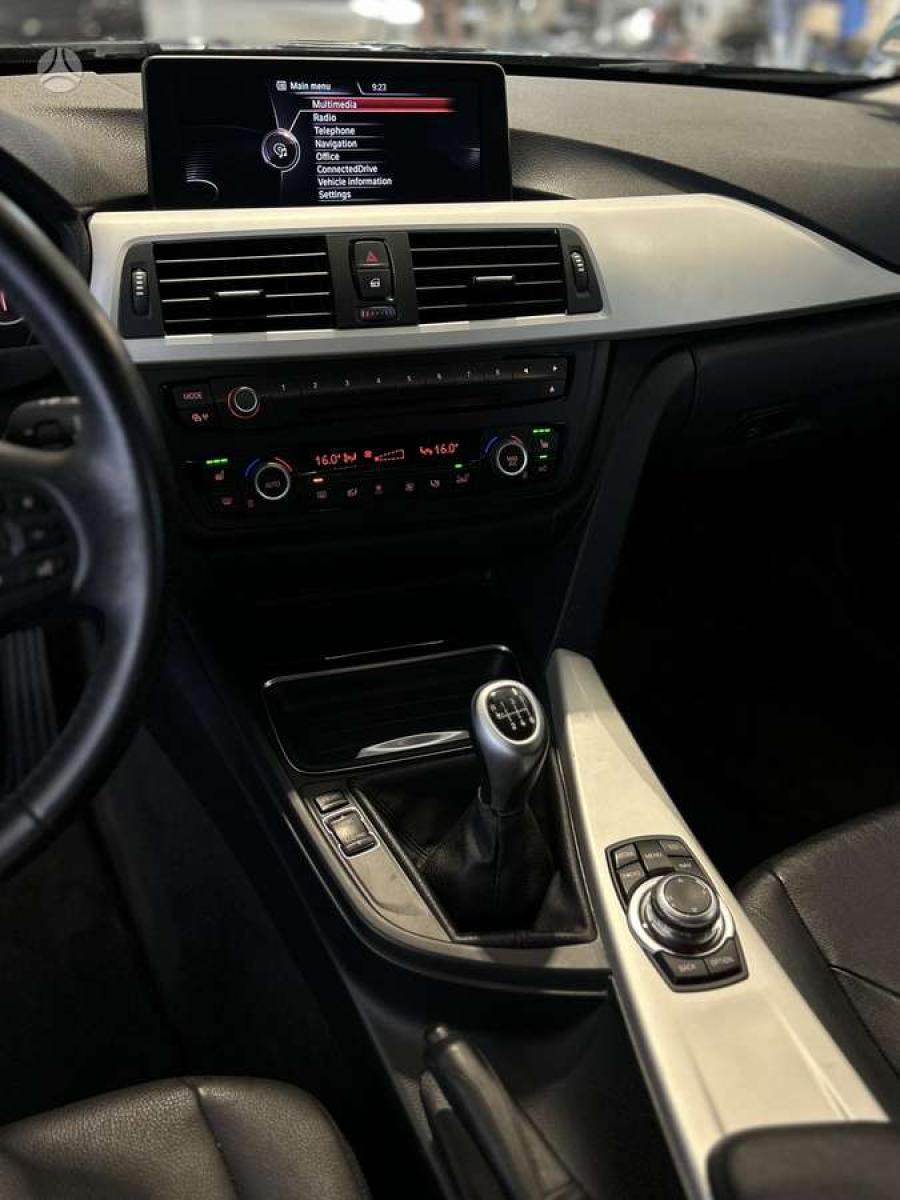Black BMW 318 2013 in Kaunas, with an engine capacity of 2.00 L and mileage of 236 thousand km for 7000 €, photo 24 on AUTOMOTO.COM.LV