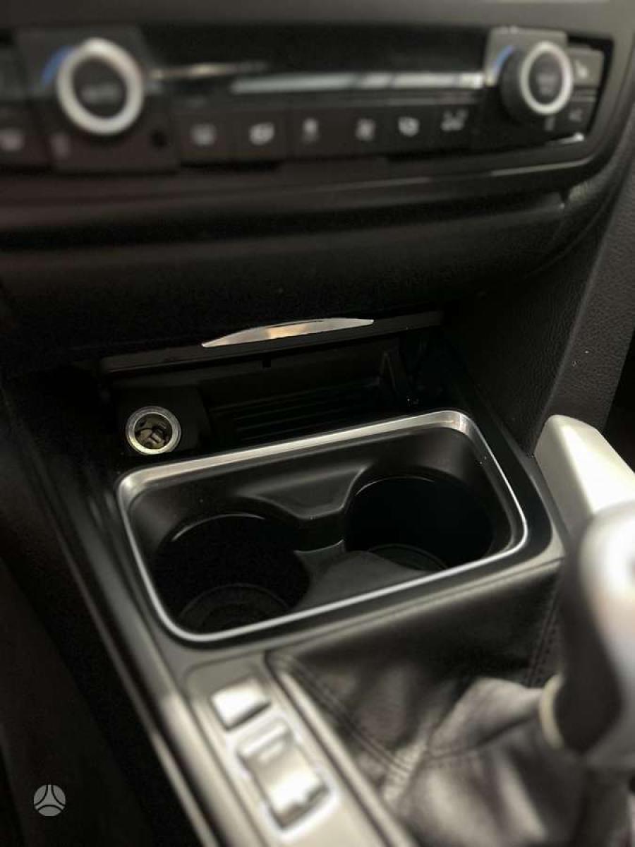 Black BMW 318 2013 in Kaunas, with an engine capacity of 2.00 L and mileage of 236 thousand km for 7000 €, photo 26 on AUTOMOTO.COM.LV