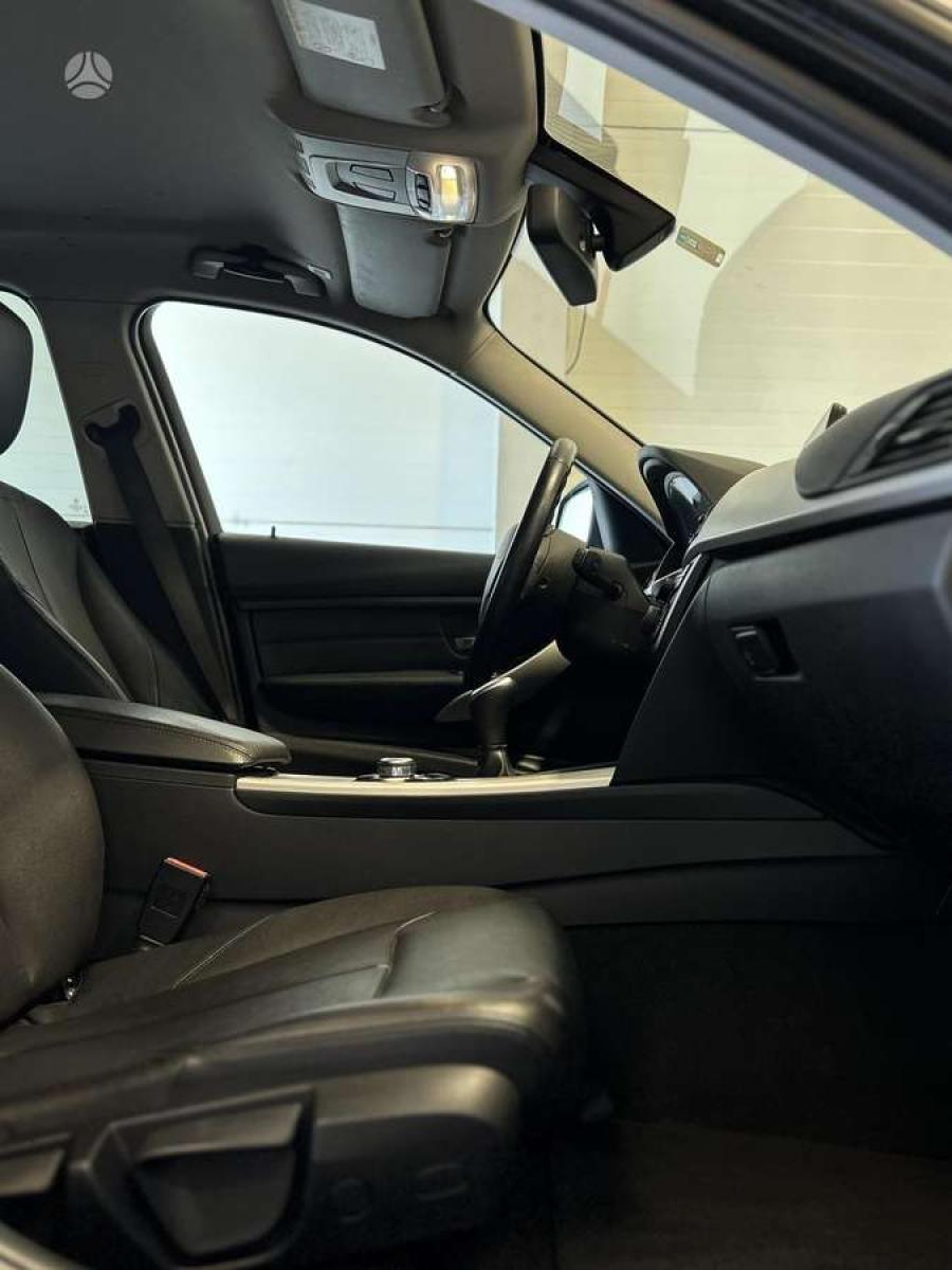Black BMW 318 2013 in Kaunas, with an engine capacity of 2.00 L and mileage of 236 thousand km for 7000 €, photo 34 on AUTOMOTO.COM.LV