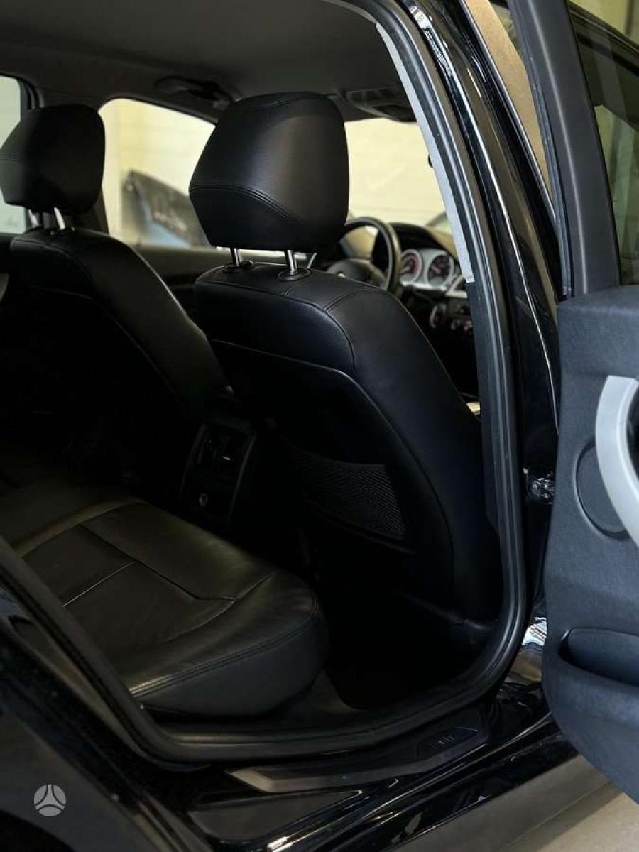 Black BMW 318 2013 in Kaunas, with an engine capacity of 2.00 L and mileage of 236 thousand km for 7000 €, photo 37 on AUTOMOTO.COM.LV