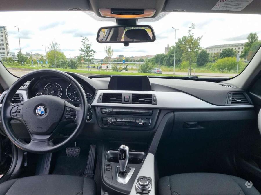 Melns BMW 318 2013 Viļņa, ar dzinēja tilpumu 2.00 L un nobraukumu 303 tūkst. km par 7100 €, foto 11 vietnē AUTOMOTO.COM.LV
