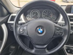 Melns BMW 318 2013 Viļņa, ar dzinēja tilpumu 2.00 L un nobraukumu 303 tūkst. km par 7100 €, foto 14 vietnē AUTOMOTO.COM.LV