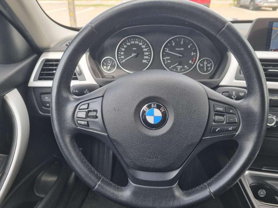 Melns BMW 318 2013 Viļņa, ar dzinēja tilpumu 2.00 L un nobraukumu 303 tūkst. km par 7100 €, foto 14 vietnē AUTOMOTO.COM.LV