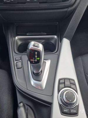 Melns BMW 318 2013 Viļņa, ar dzinēja tilpumu 2.00 L un nobraukumu 303 tūkst. km par 7100 €, foto 17 vietnē AUTOMOTO.COM.LV