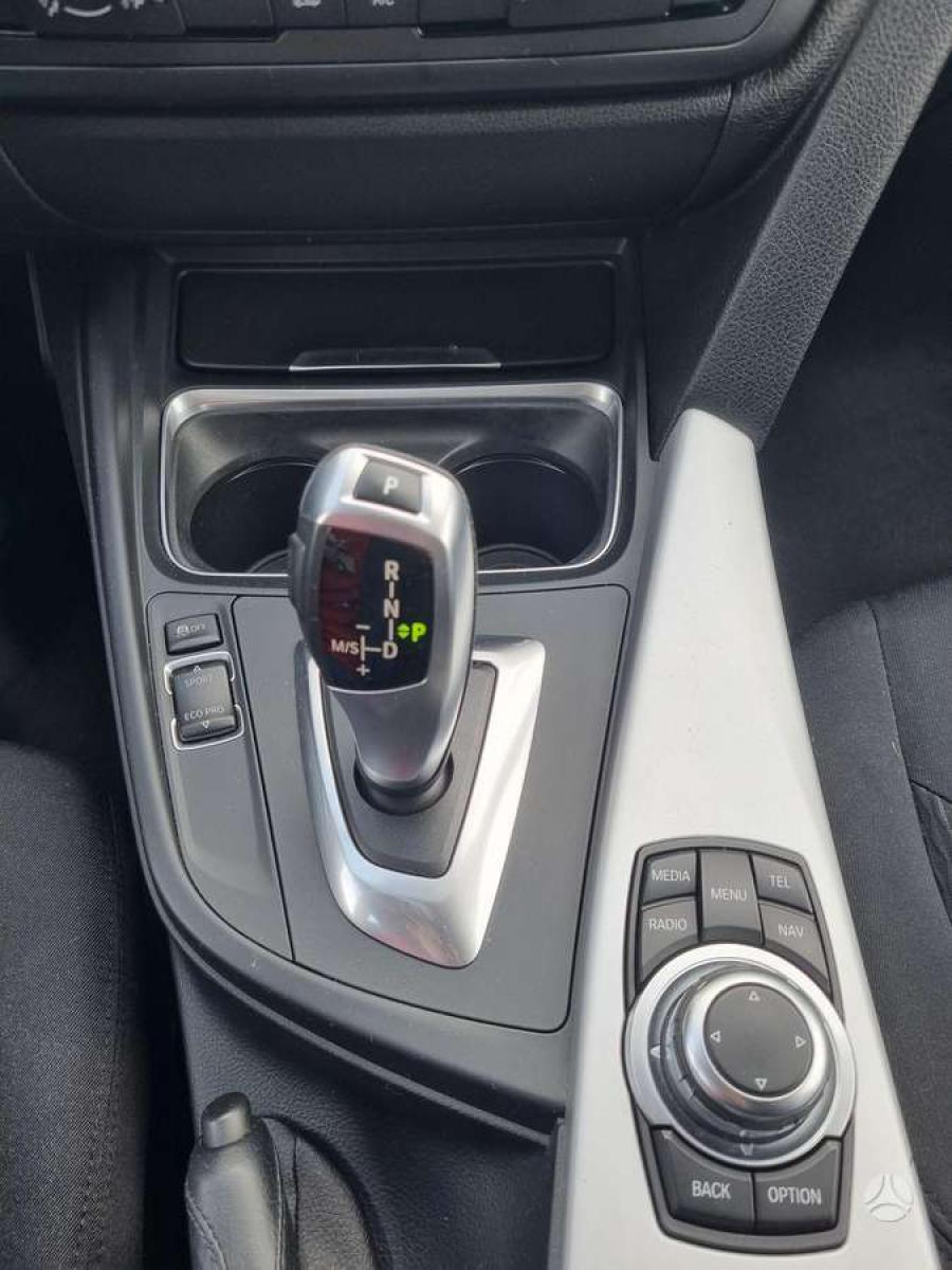 Melns BMW 318 2013 Viļņa, ar dzinēja tilpumu 2.00 L un nobraukumu 303 tūkst. km par 7100 €, foto 17 vietnē AUTOMOTO.COM.LV