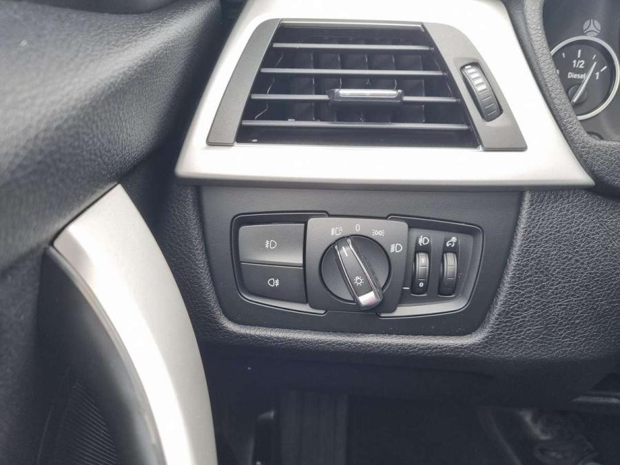 Melns BMW 318 2013 Viļņa, ar dzinēja tilpumu 2.00 L un nobraukumu 303 tūkst. km par 7100 €, foto 21 vietnē AUTOMOTO.COM.LV