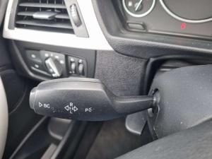 Melns BMW 318 2013 Viļņa, ar dzinēja tilpumu 2.00 L un nobraukumu 303 tūkst. km par 7100 €, foto 22 vietnē AUTOMOTO.COM.LV