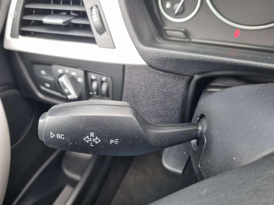 Melns BMW 318 2013 Viļņa, ar dzinēja tilpumu 2.00 L un nobraukumu 303 tūkst. km par 7100 €, foto 22 vietnē AUTOMOTO.COM.LV