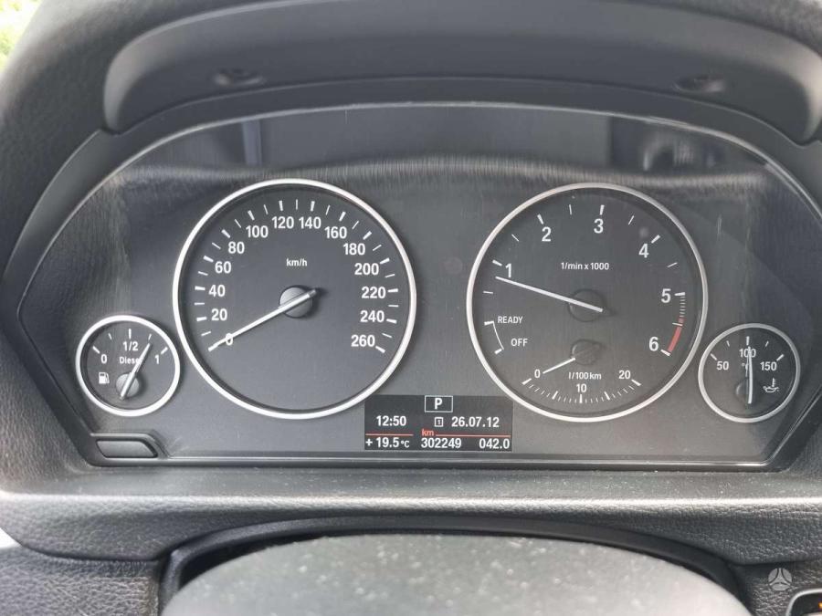Melns BMW 318 2013 Viļņa, ar dzinēja tilpumu 2.00 L un nobraukumu 303 tūkst. km par 7100 €, foto 27 vietnē AUTOMOTO.COM.LV