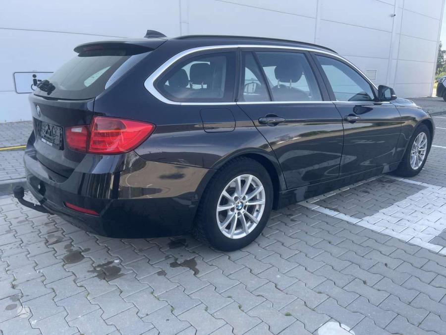 Black BMW 318 2013 in Kaunas, with an engine capacity of 2.00 L and mileage of 274 thousand km for 6250 €, photo 11 on AUTOMOTO.COM.LV