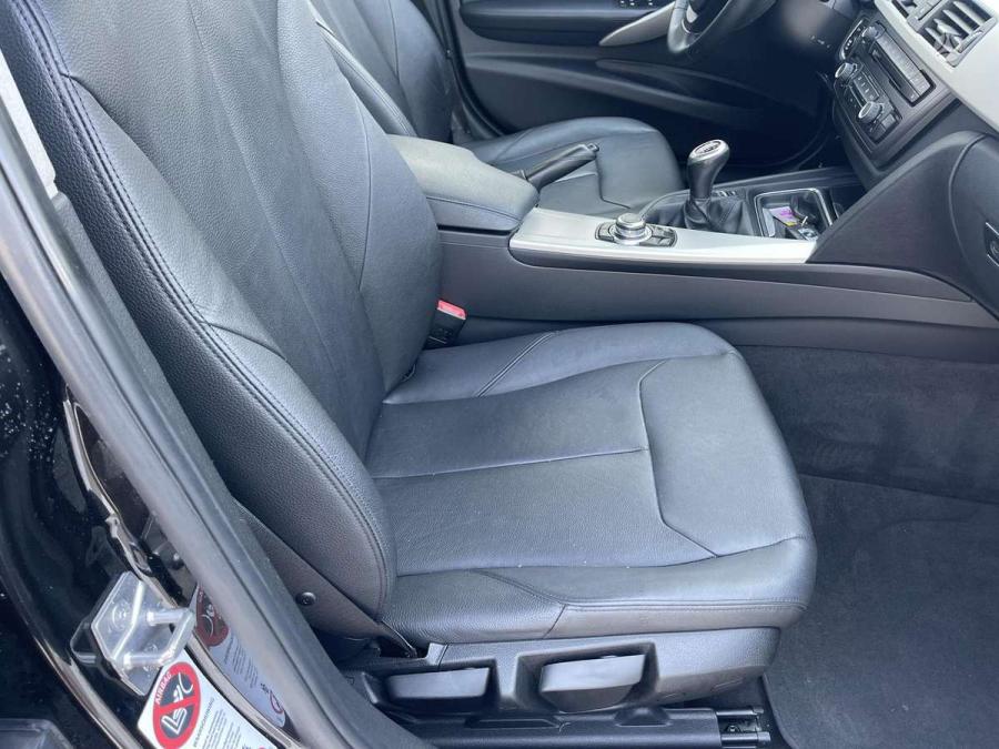 Black BMW 318 2013 in Kaunas, with an engine capacity of 2.00 L and mileage of 274 thousand km for 6250 €, photo 28 on AUTOMOTO.COM.LV