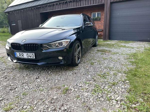 Black BMW 318 2013 in Mazeikiai, with an engine capacity of 2.00 L and mileage of 323 thousand km for 6500 €, photo 2 on AUTOMOTO.COM.LV