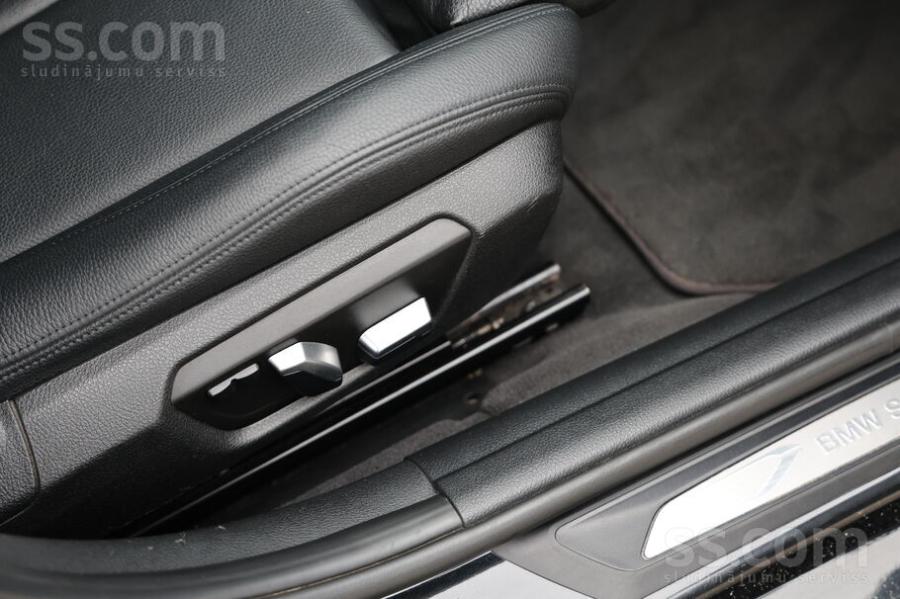 Black BMW 318 2013 in Tukums, with an engine capacity of 2.00 L and mileage of 304 thousand km for 7900 €, photo 8 on AUTOMOTO.COM.LV