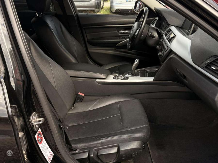 Black BMW 318 2013 in Vilnius, with an engine capacity of 2.00 L and mileage of 299 thousand km for 7100 €, photo 17 on AUTOMOTO.COM.LV