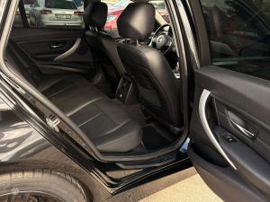 Black BMW 318 2013 in Vilnius, with an engine capacity of 2.00 L and mileage of 299 thousand km for 7100 €, photo 19 on AUTOMOTO.COM.LV