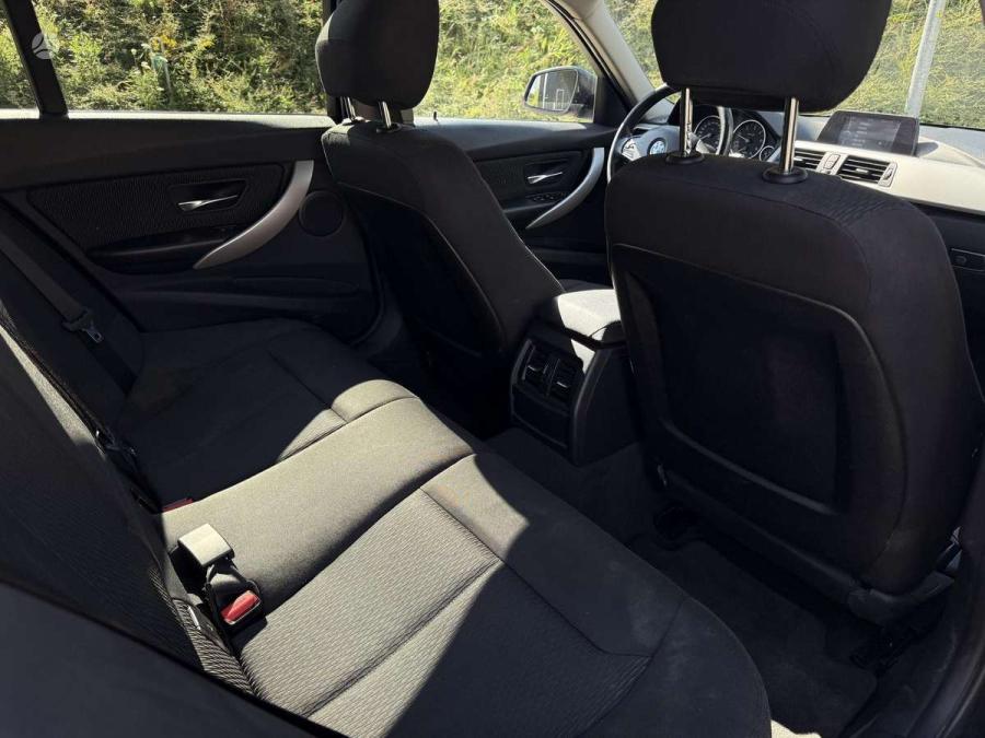 Black BMW 318 2013 in Vilnius, with an engine capacity of 2.00 L and mileage of 284 thousand km for 5000 €, photo 9 on AUTOMOTO.COM.LV
