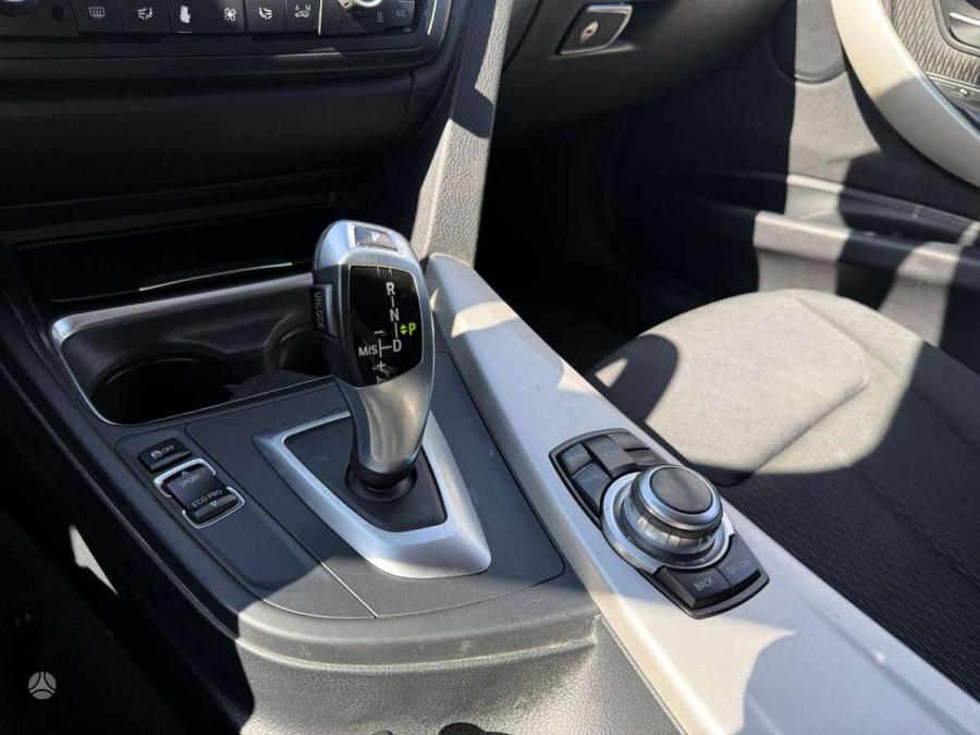 Black BMW 318 2013 in Vilnius, with an engine capacity of 2.00 L and mileage of 284 thousand km for 5000 €, photo 13 on AUTOMOTO.COM.LV