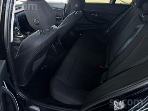 Black BMW 318 2013 in Liepaja, with an engine capacity of 2.00 L and mileage of 302 thousand km for 8490 €, photo 7 on AUTOMOTO.COM.LV