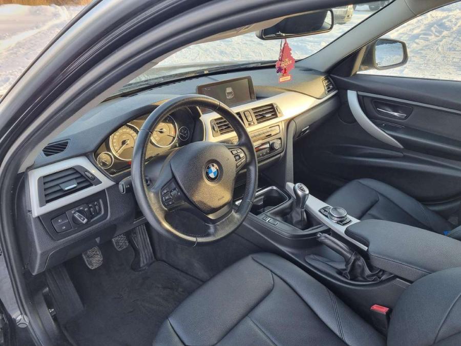 Melns BMW 318 2014 Šauļi, ar dzinēja tilpumu 2.00 L un nobraukumu 135 tūkst. km par 7200 €, foto 13 vietnē AUTOMOTO.COM.LV
