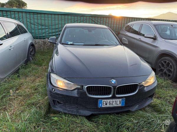 Black BMW 318 2014 in Siauliai, with an engine capacity of 2.00 L and mileage of 300 thousand km for 4700 €, photo 2 on AUTOMOTO.COM.LV