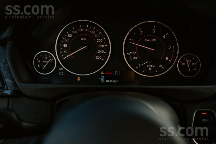 Black BMW 318 2014 in Riga, with an engine capacity of 2.00 L and mileage of 371 thousand km for 10000 €, photo 14 on AUTOMOTO.COM.LV