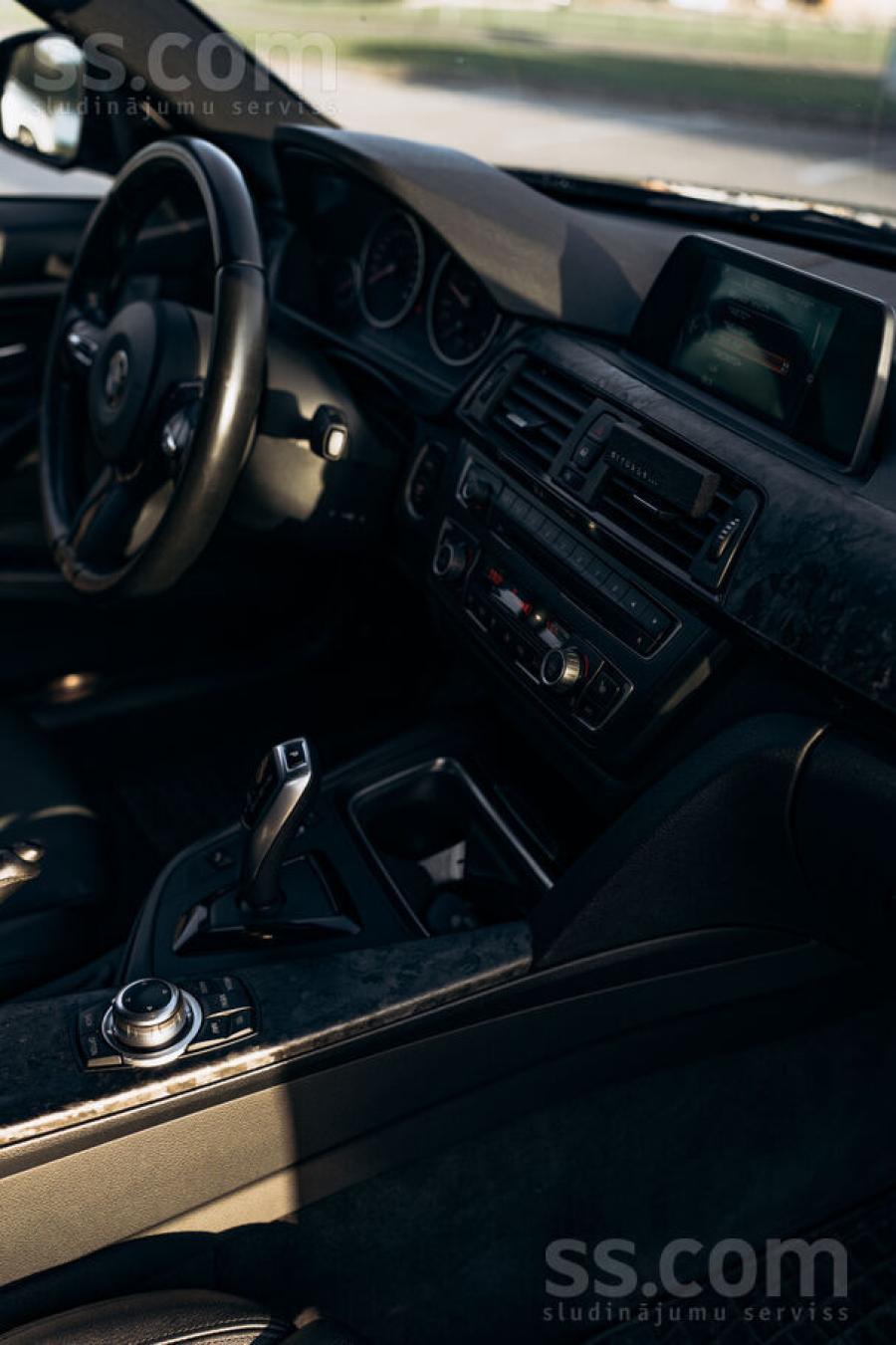 Black BMW 318 2014 in Riga, with an engine capacity of 2.00 L and mileage of 371 thousand km for 10000 €, photo 15 on AUTOMOTO.COM.LV