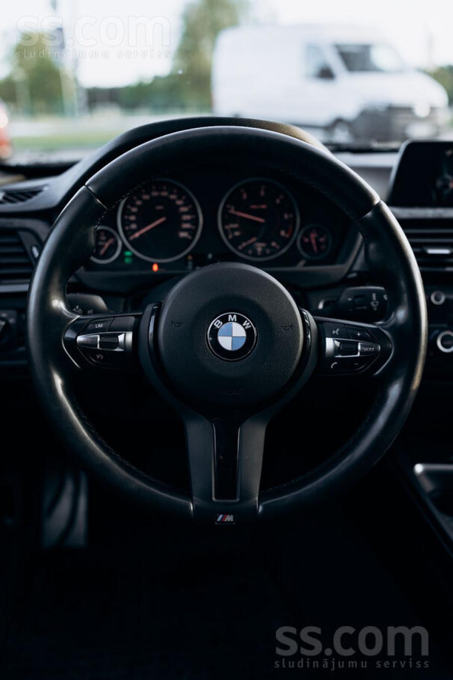 Black BMW 318 2014 in Riga, with an engine capacity of 2.00 L and mileage of 371 thousand km for 10000 €, photo 16 on AUTOMOTO.COM.LV