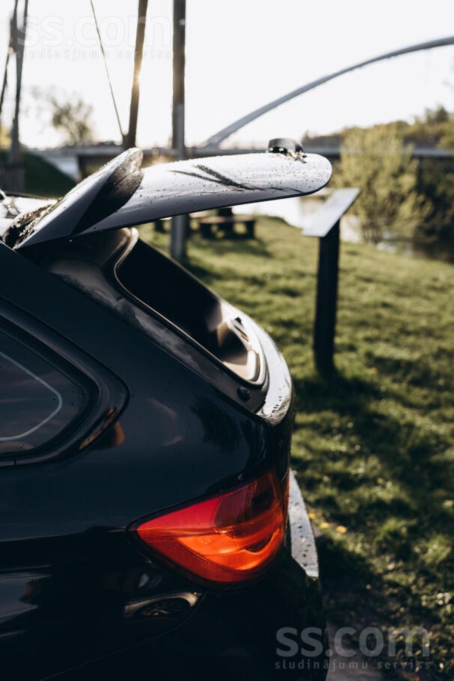 Black BMW 318 2014 in Riga, with an engine capacity of 2.00 L and mileage of 371 thousand km for 10000 €, photo 20 on AUTOMOTO.COM.LV