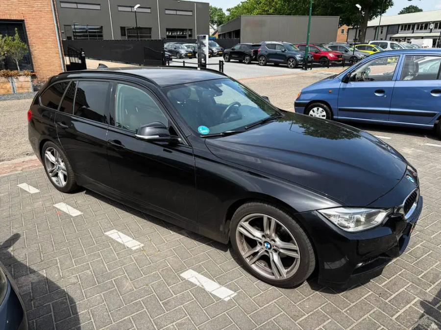 Melns BMW 318 2014 Jūrmala, ar dzinēja tilpumu 2.00 L un nobraukumu 225 tūkst. km par 9950 €, foto 3 vietnē AUTOMOTO.COM.LV