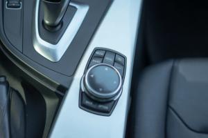 Melns BMW 318 2014 Rīga, ar dzinēja tilpumu 2.00 L un nobraukumu 324 tūkst. km par 7500 €, foto 5 vietnē AUTOMOTO.COM.LV