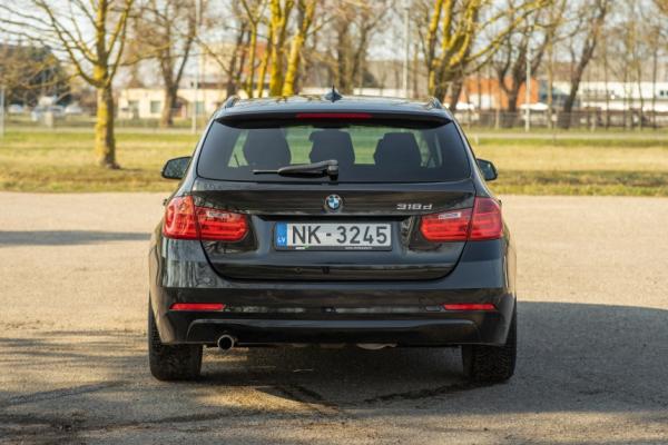 Melns BMW 318 2014 Rīga, ar dzinēja tilpumu 2.00 L un nobraukumu 324 tūkst. km par 7500 €, foto 6 vietnē AUTOMOTO.COM.LV