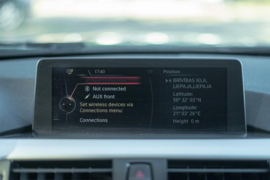 Melns BMW 318 2014 Rīga, ar dzinēja tilpumu 2.00 L un nobraukumu 324 tūkst. km par 7500 €, foto 8 vietnē AUTOMOTO.COM.LV