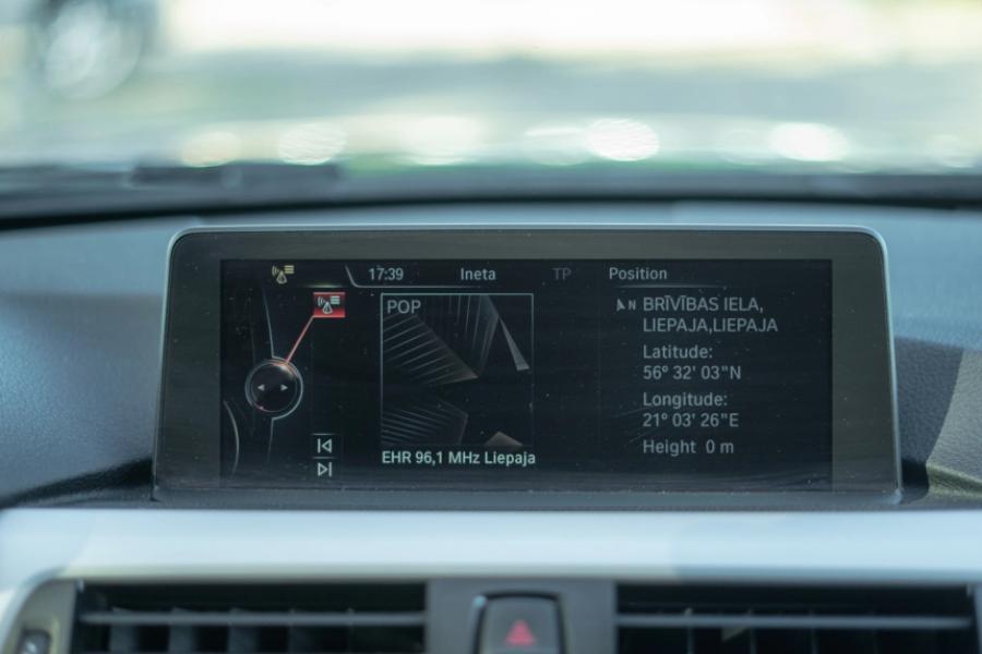 Melns BMW 318 2014 Rīga, ar dzinēja tilpumu 2.00 L un nobraukumu 324 tūkst. km par 7500 €, foto 14 vietnē AUTOMOTO.COM.LV