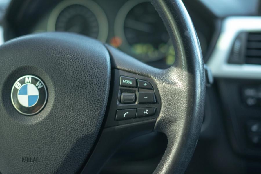Melns BMW 318 2014 Rīga, ar dzinēja tilpumu 2.00 L un nobraukumu 324 tūkst. km par 7500 €, foto 18 vietnē AUTOMOTO.COM.LV