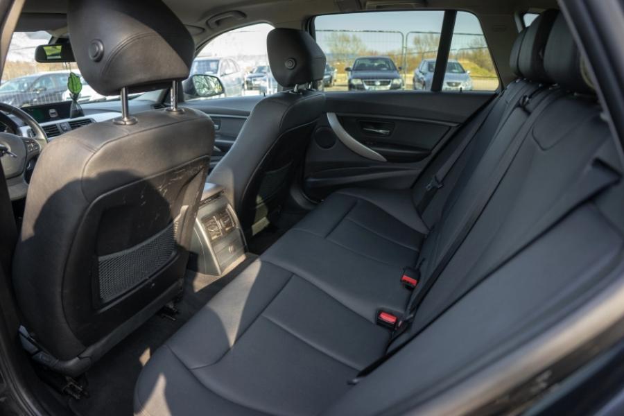 Melns BMW 318 2014 Rīga, ar dzinēja tilpumu 2.00 L un nobraukumu 324 tūkst. km par 7500 €, foto 19 vietnē AUTOMOTO.COM.LV