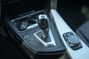Melns BMW 318 2014 Rīga, ar dzinēja tilpumu 2.00 L un nobraukumu 324 tūkst. km par 7500 €, foto 27 vietnē AUTOMOTO.COM.LV