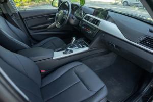 Melns BMW 318 2014 Rīga, ar dzinēja tilpumu 2.00 L un nobraukumu 324 tūkst. km par 7500 €, foto 34 vietnē AUTOMOTO.COM.LV