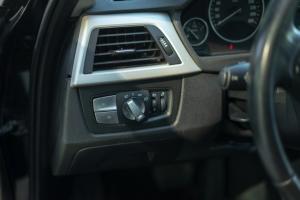 Melns BMW 318 2014 Rīga, ar dzinēja tilpumu 2.00 L un nobraukumu 324 tūkst. km par 7500 €, foto 55 vietnē AUTOMOTO.COM.LV