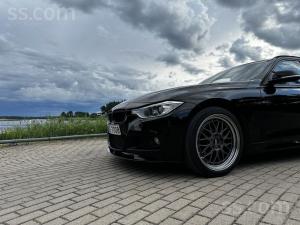 Melns BMW 318 2014 Rīga, ar dzinēja tilpumu 2.00 L un nobraukumu 350 tūkst. km par 9800 €, foto 7 vietnē AUTOMOTO.COM.LV