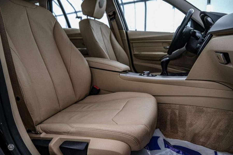 Black BMW 318 2014 in Kaunas, with an engine capacity of 2.00 L and mileage of 286 thousand km for 7490 €, photo 13 on AUTOMOTO.COM.LV