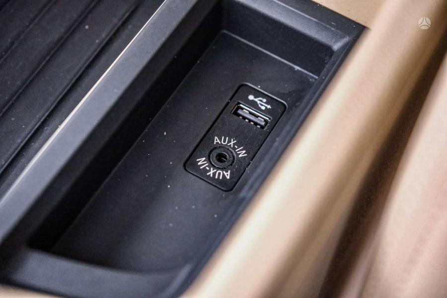 Black BMW 318 2014 in Kaunas, with an engine capacity of 2.00 L and mileage of 286 thousand km for 7490 €, photo 27 on AUTOMOTO.COM.LV