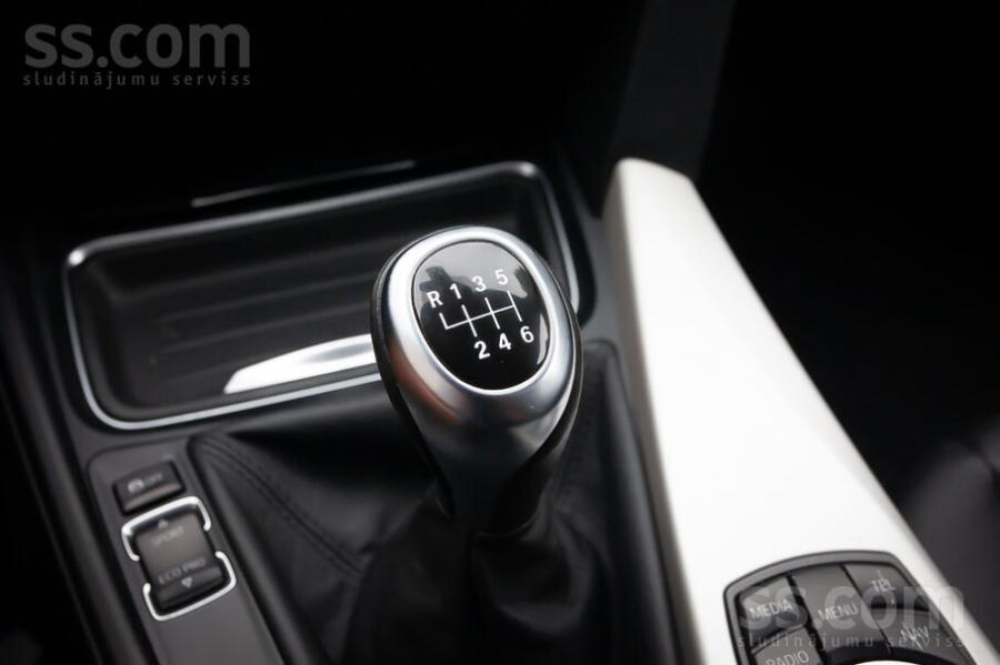 Melns BMW 318 2014 Tukums, ar dzinēja tilpumu 2.00 L un nobraukumu 274 tūkst. km par 7600 €, foto 18 vietnē AUTOMOTO.COM.LV