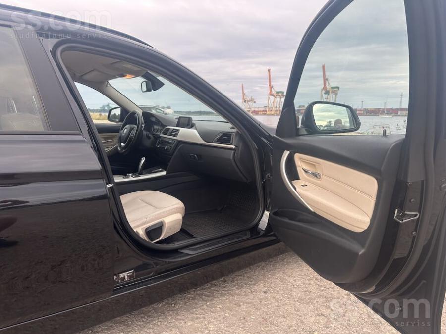 Black BMW 318 2014 in Riga, with an engine capacity of 2.00 L and mileage of 365 thousand km for 9600 €, photo 10 on AUTOMOTO.COM.LV