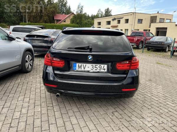 BMW 318 2014 in Talsi on AUTOMOTO.COM.LV Black BMW 318 2014 in Talsi, with an engine capacity of 2.00 L and mileage of 245 thousand km for 6200 €, photo 8 on AUTOMOTO.COM.LV